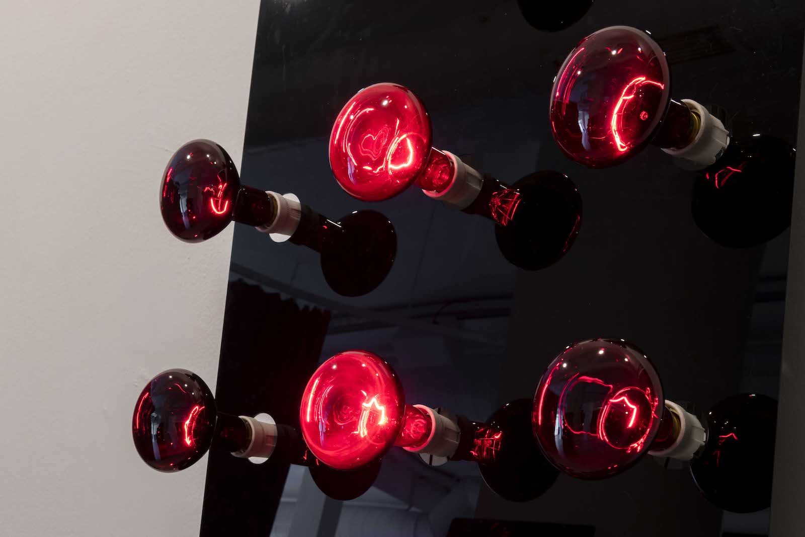 Air Looms – Ali Miharbi